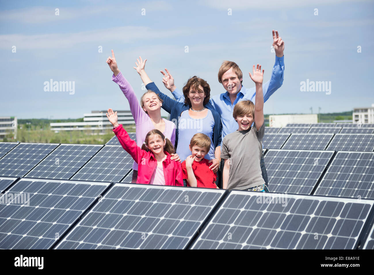 Large extended family hi-res stock photography and images - Alamy