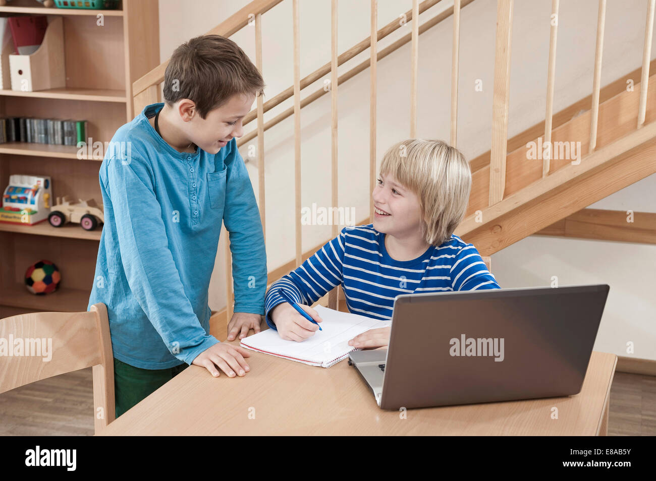 Two boys laptop school hi-res stock photography and images - Alamy