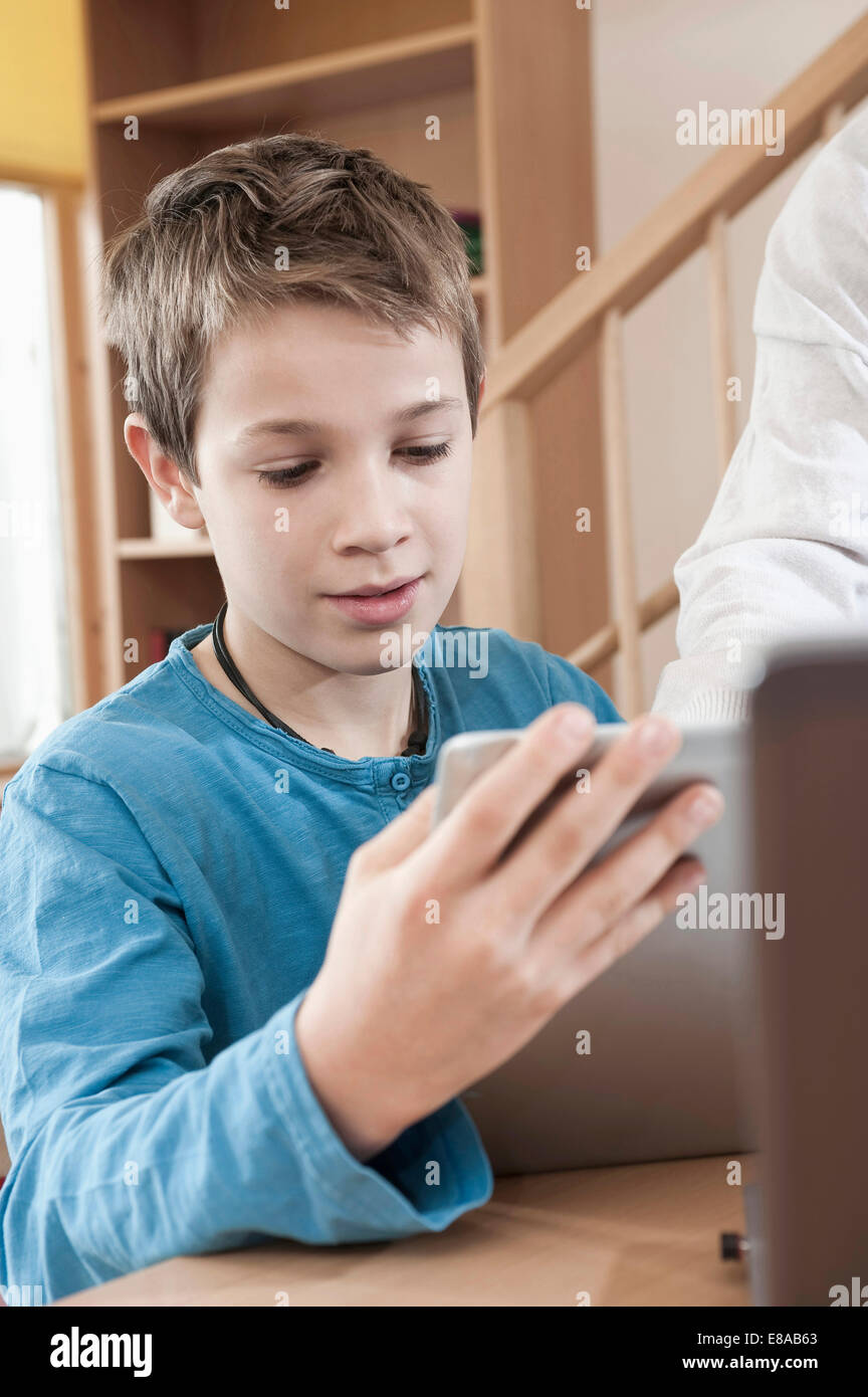 Student using computer system hi-res stock photography and images - Alamy