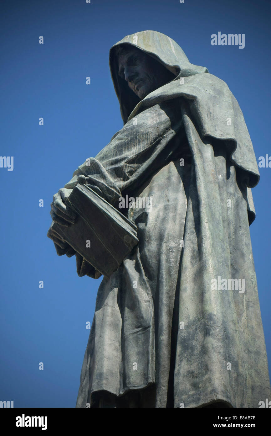 Statue of Giordano Bruno on Campo de' Fiori Rome Italy Stock Photo - Alamy