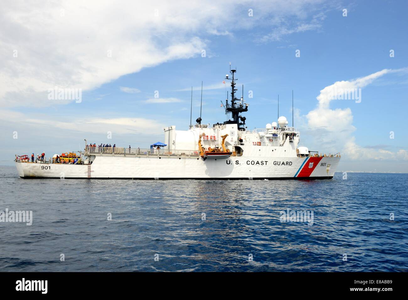 Uscgc bear wmec 901 hi-res stock photography and images - Alamy