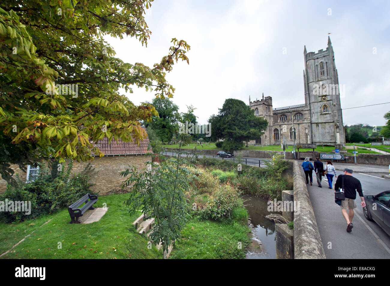 Bridge Over The River Brue And The Church Of St Mary In The Somerset Village Of Bruton Uk Stock