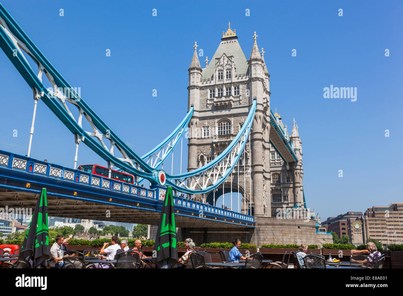 Tower bridge and bar scene hi-res stock photography and images - Alamy