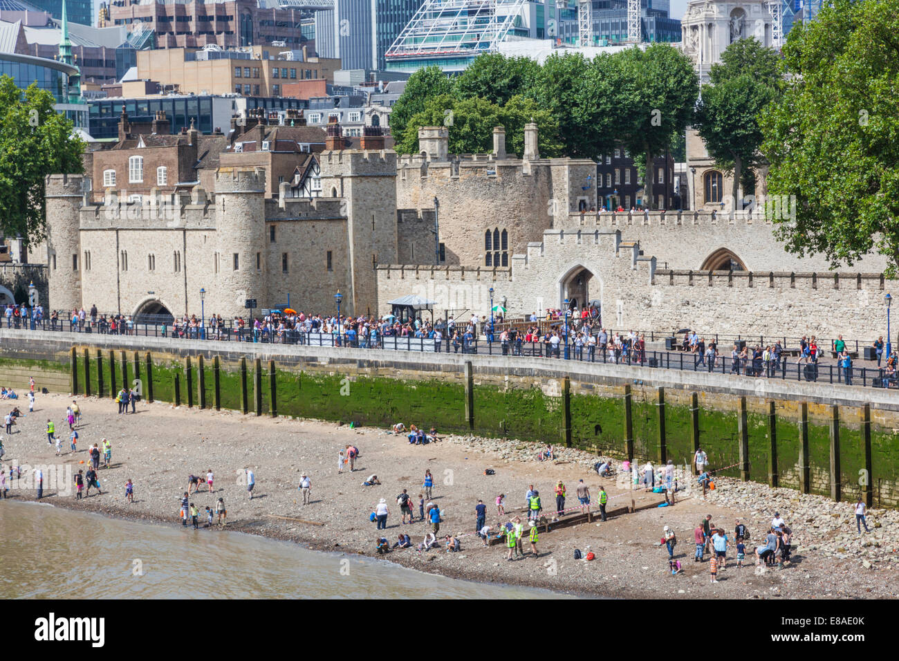 Archaeology thames london hi-res stock photography and images - Alamy