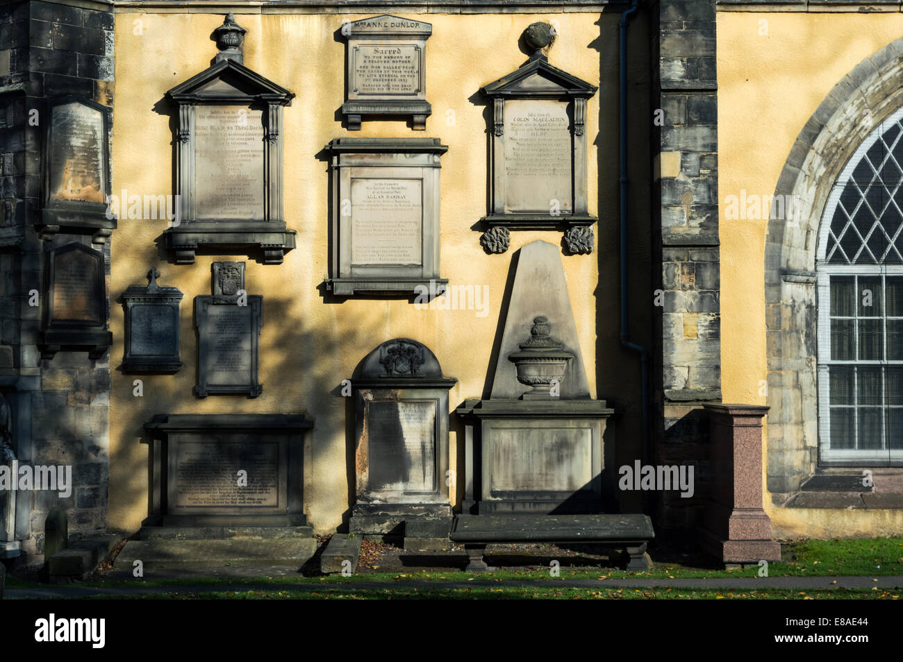 Graves headstones scottish hi-res stock photography and images - Alamy