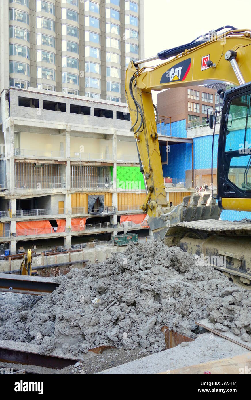 Construction site downtown toronto hi-res stock photography and images ...