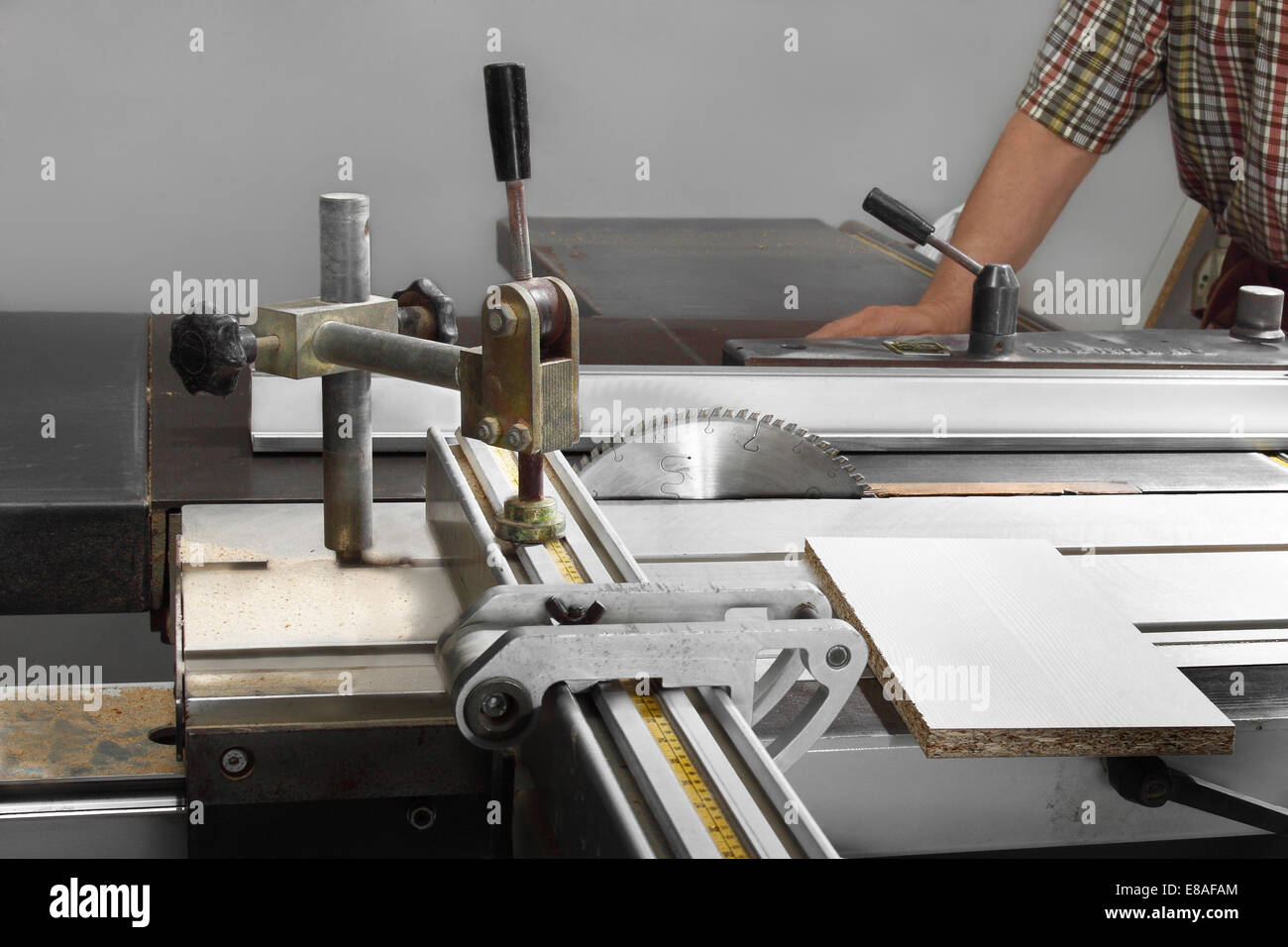 Hand saw blade sawing hi-res stock photography and images - Alamy