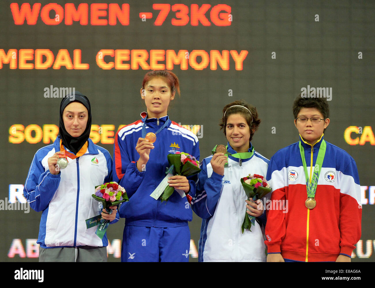 Incheon, South Korea. 3rd Oct, 2014. Gold medalist Sorn Seavmey (2nd L) of Cambodia, silver ...