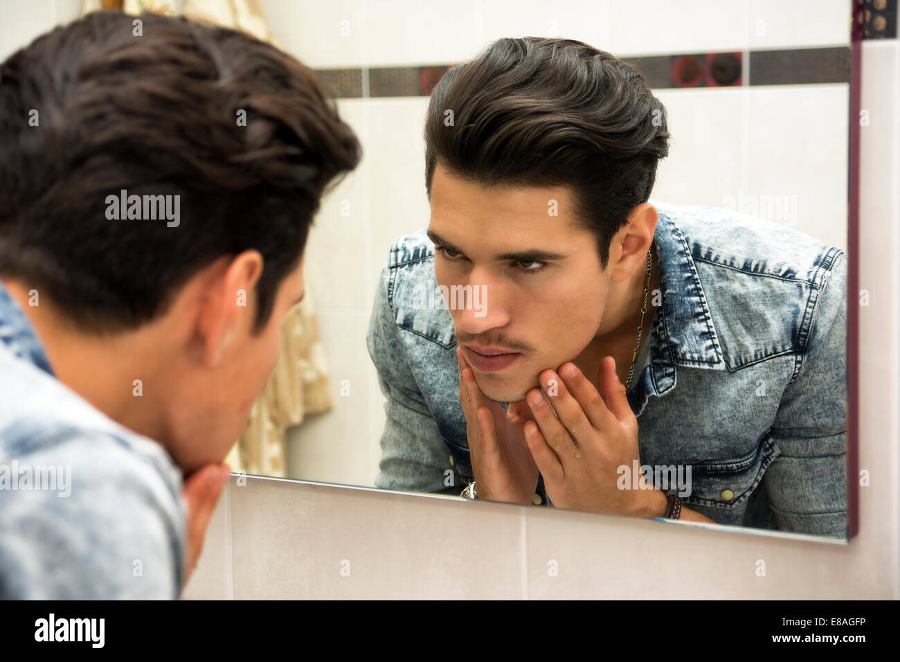 Self reflection mirror face hi-res stock photography and images - Alamy