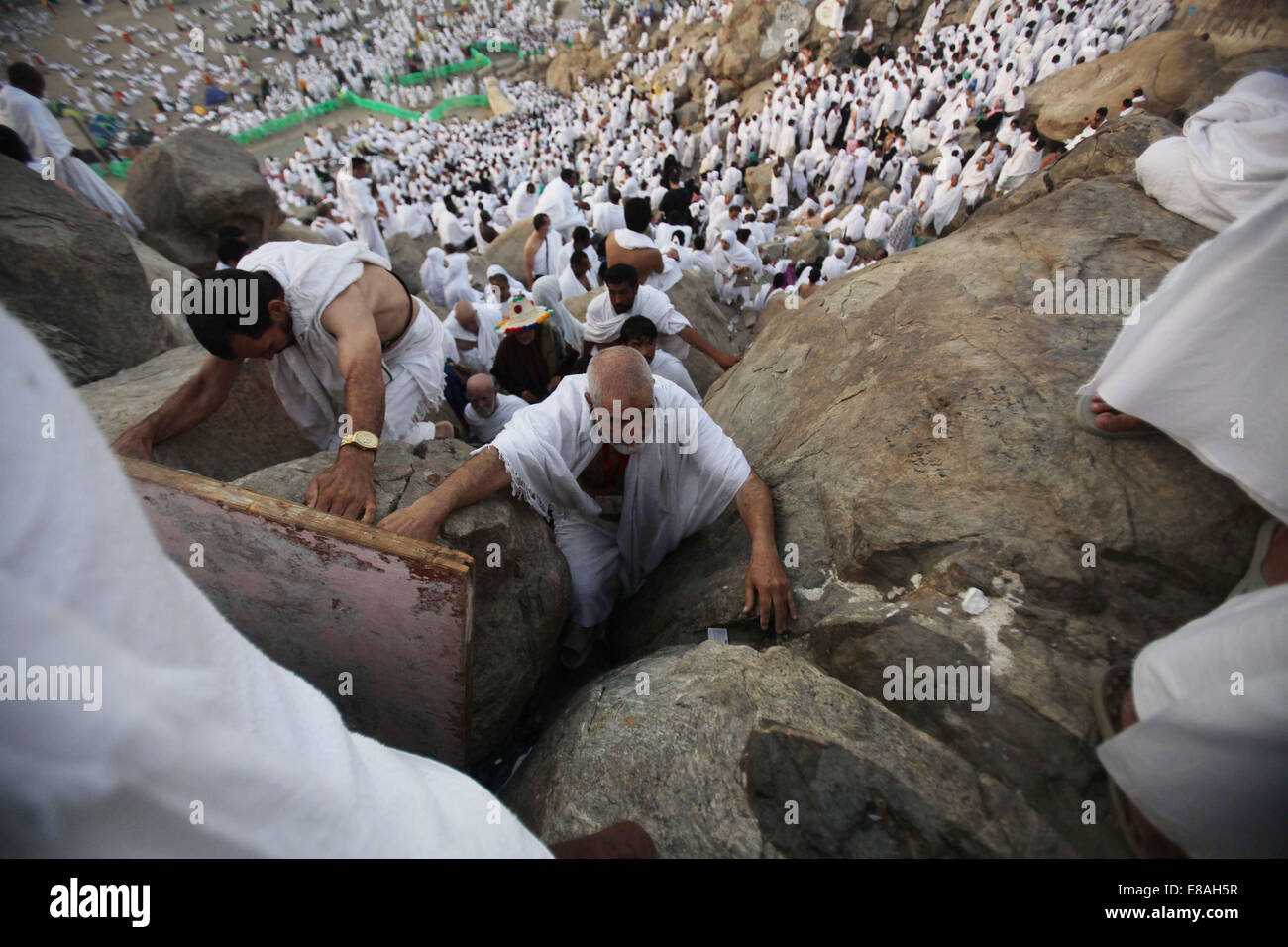 Mecca, Saudi Arabia. 3rd Oct, 2014. Muslim pilgrims gather on Mount ...