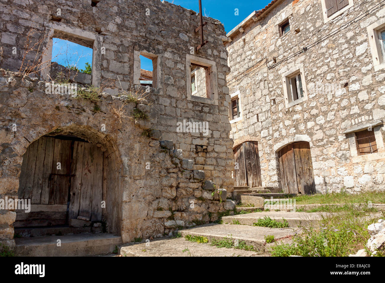 Pitve village (Donje Pitve - New or Lower Pitve) on Hvar island ...