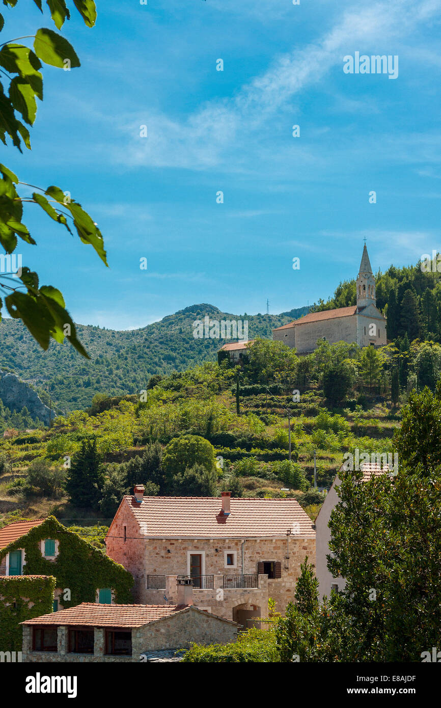 Pitve village (Donje Pitve - New or Lower Pitve) on Hvar island ...