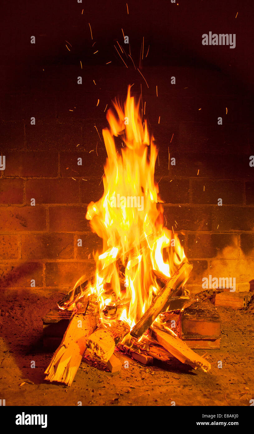 Burn fire in grill hi-res stock photography and images - Alamy