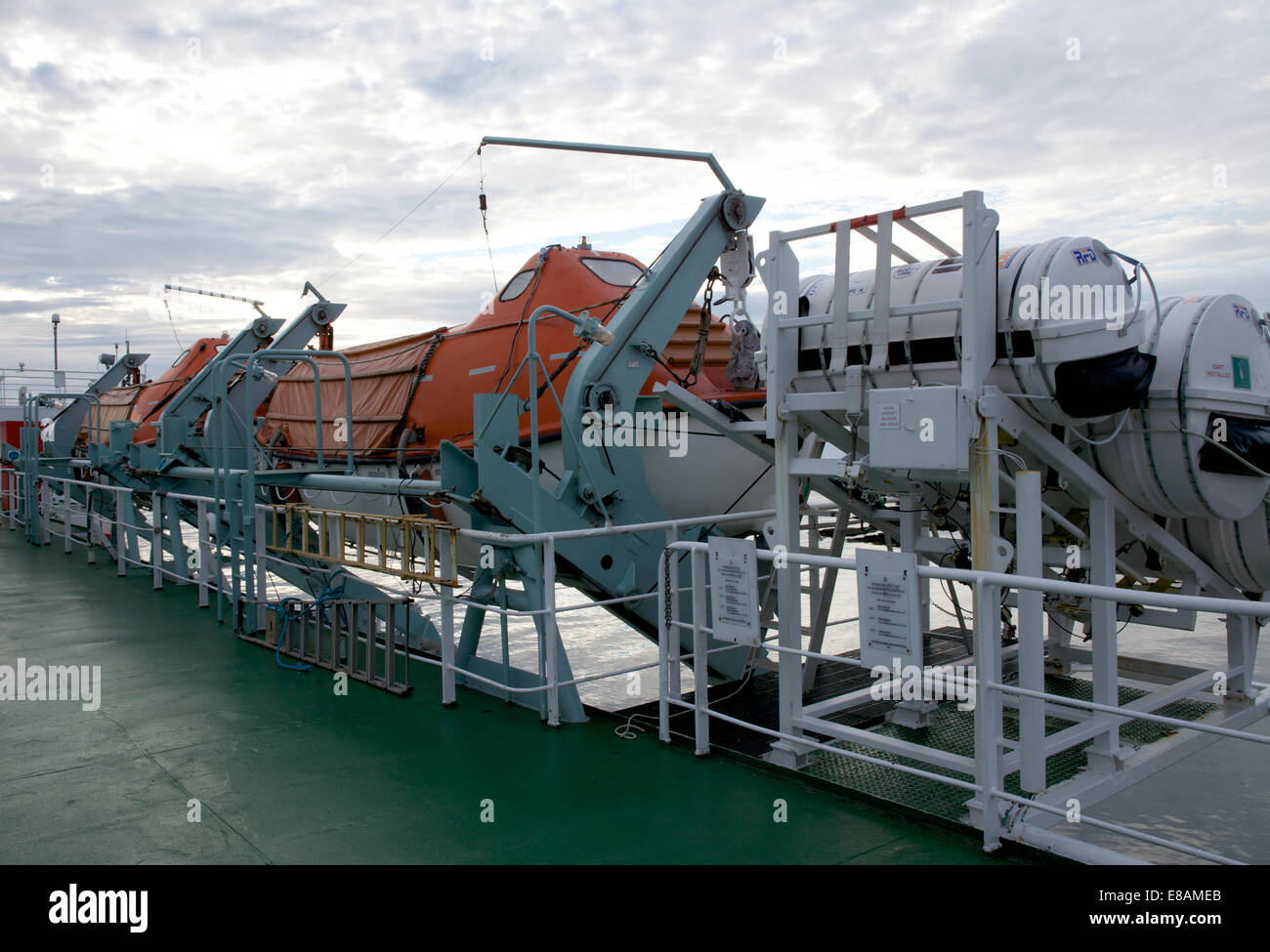 Caledonian Macbride (CalMac) car ferry Finlaggan en route from ...