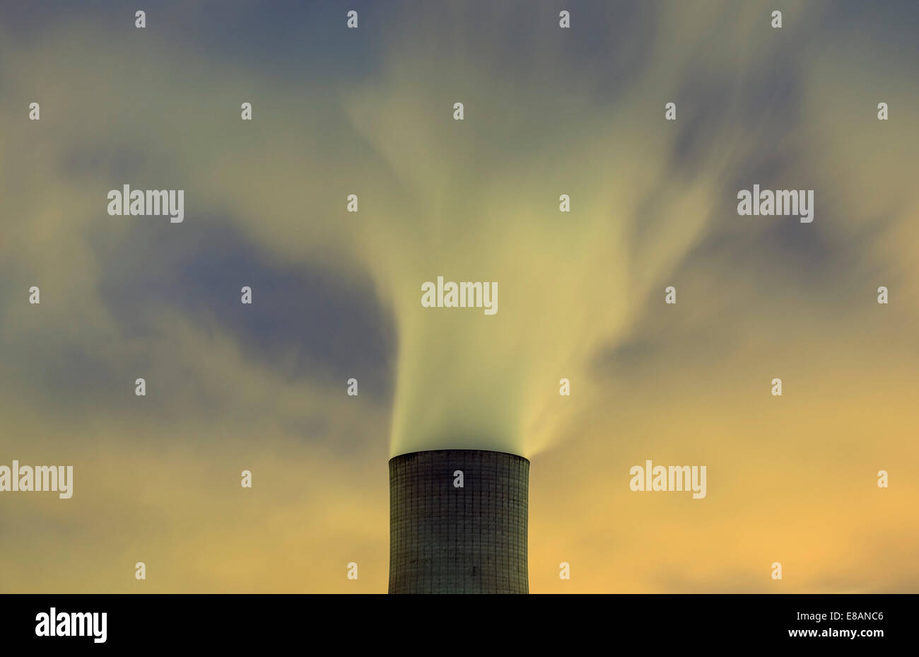 Smoke night sky hi-res stock photography and images - Alamy