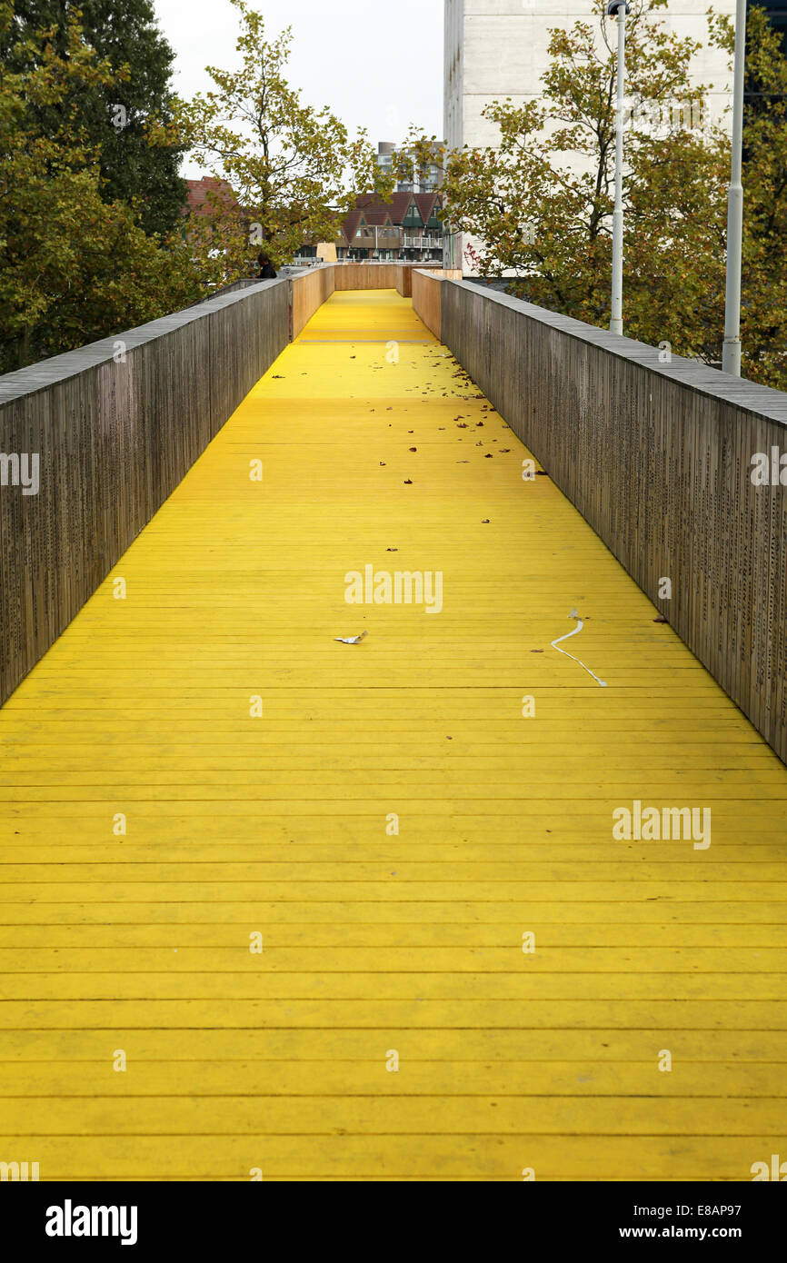 Luchtsingel bridge city life rotterdam hi-res stock photography and ...