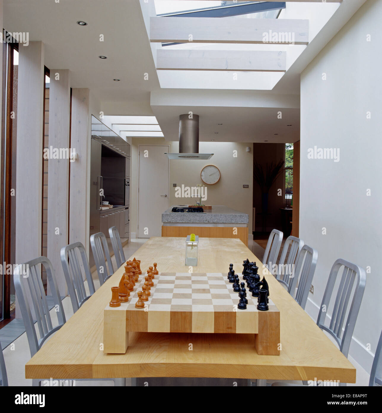 Chess board tables hi-res stock photography and images - Alamy