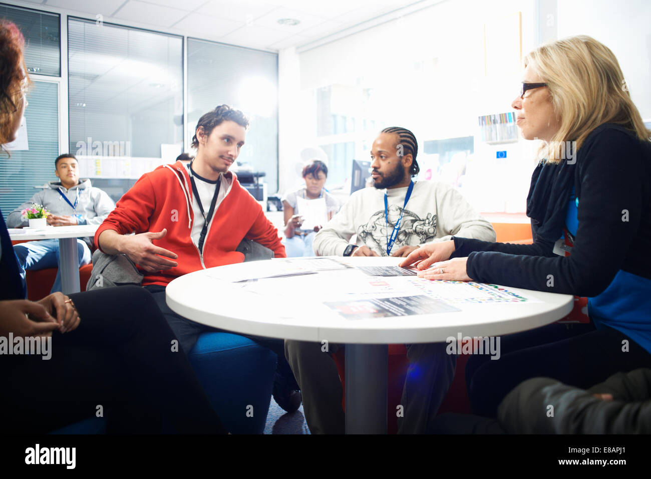Group discussion students hi-res stock photography and images - Alamy