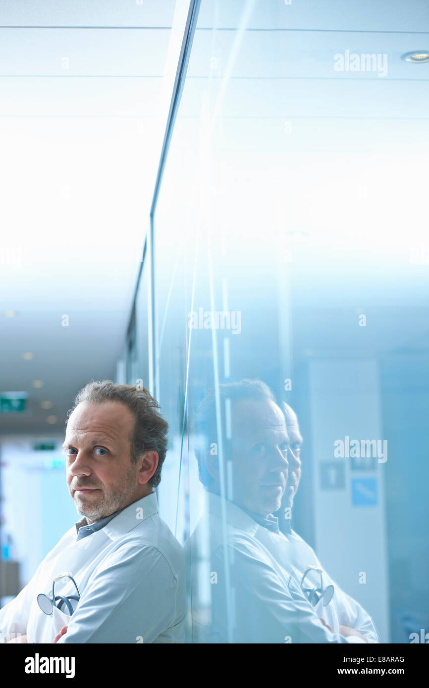 Businessman portrait office hi-res stock photography and images - Alamy