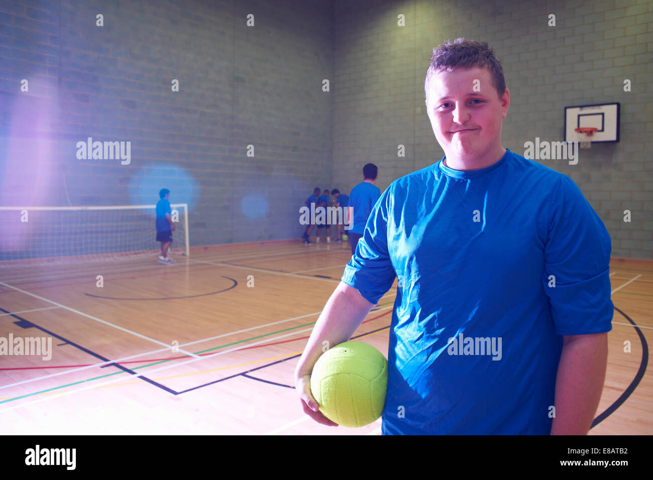 Soccer player alone hi-res stock photography and images - Alamy