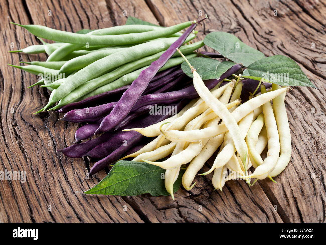 Violet podded beans hi-res stock photography and images - Alamy