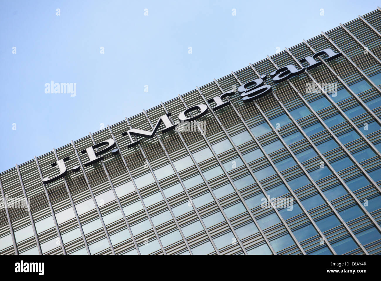 Jp morgan canary wharf hi-res stock photography and images - Alamy