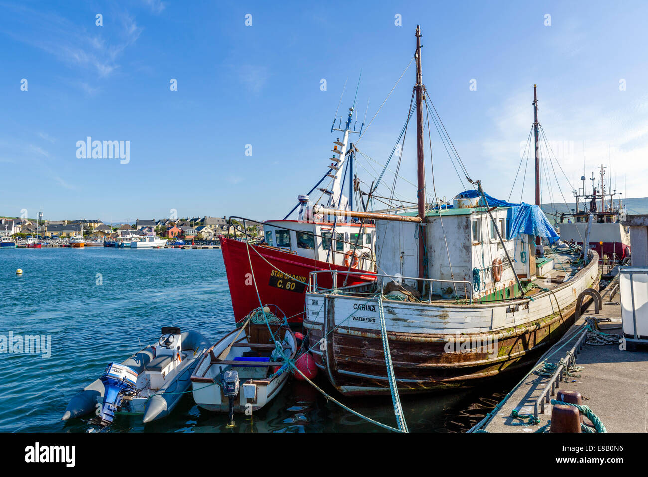 Fishing boats in the harbour in Dingle, Dingle Peninsula, County Kerry ...