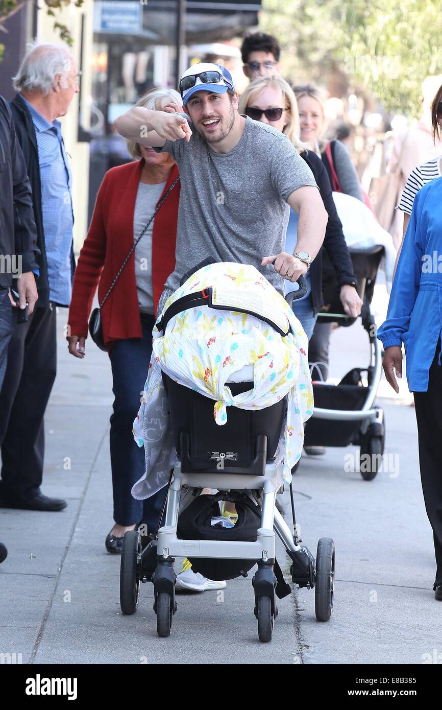 Jason biggs and wife jenny hi-res stock photography and images - Alamy