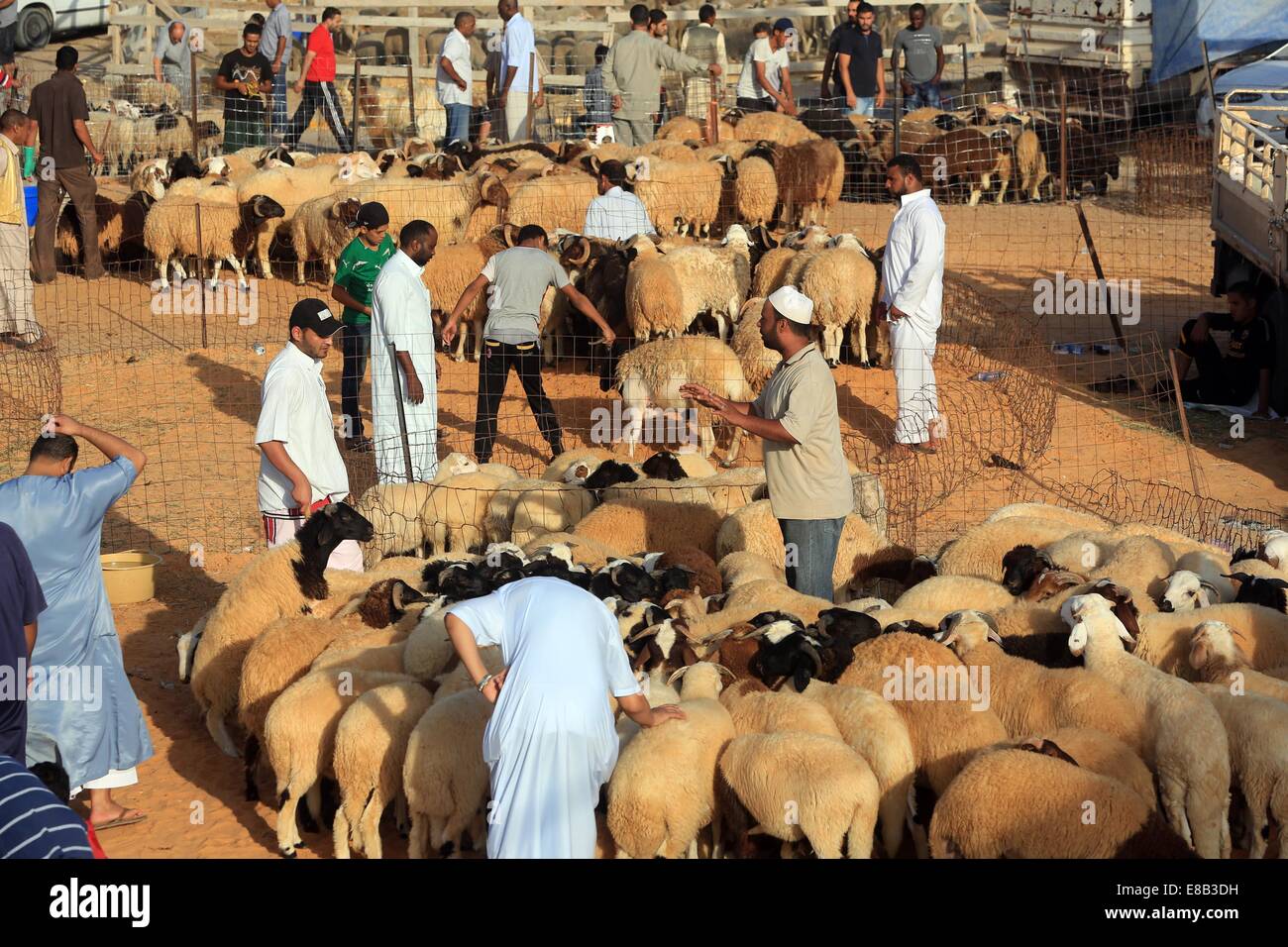 Muslims citizens hi-res stock photography and images - Alamy