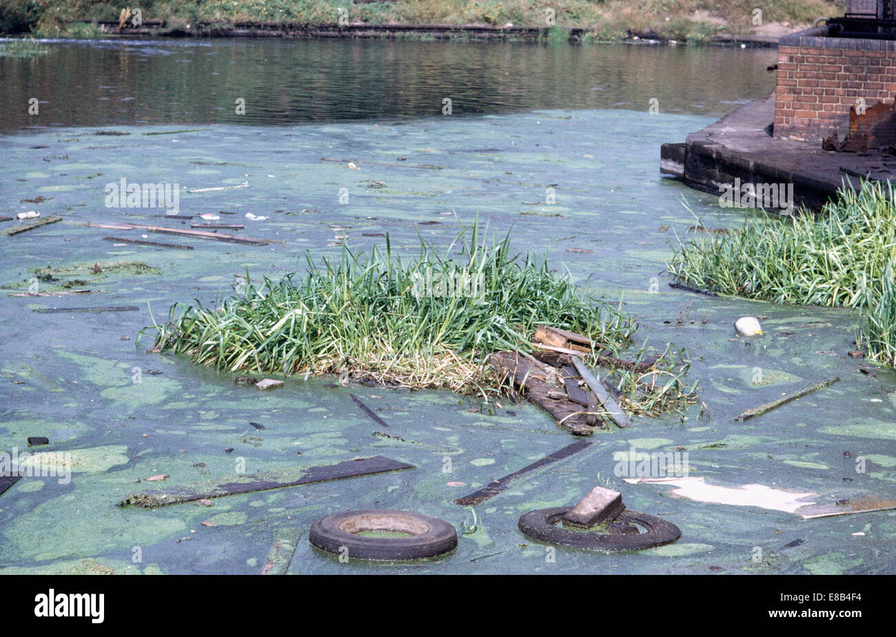 Canal birmingham pollution hi-res stock photography and images - Alamy