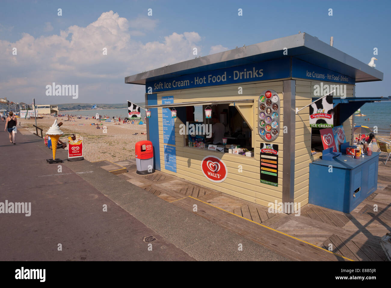 Traditional English seaside stall and kiosk shop, Weymouth Dorset UK ...