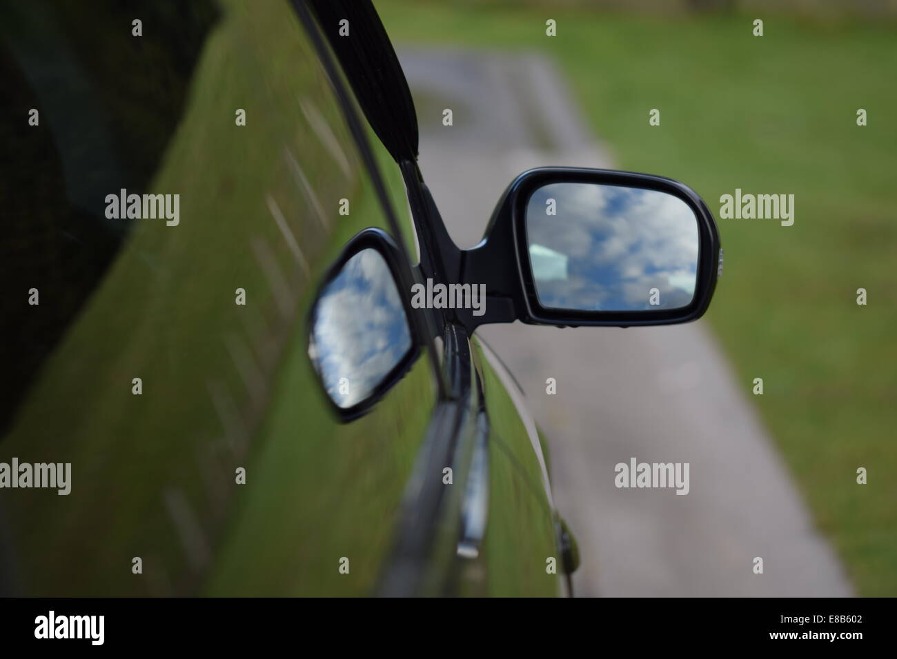 Bronze or copper alloy mirror hi-res stock photography and images - Alamy