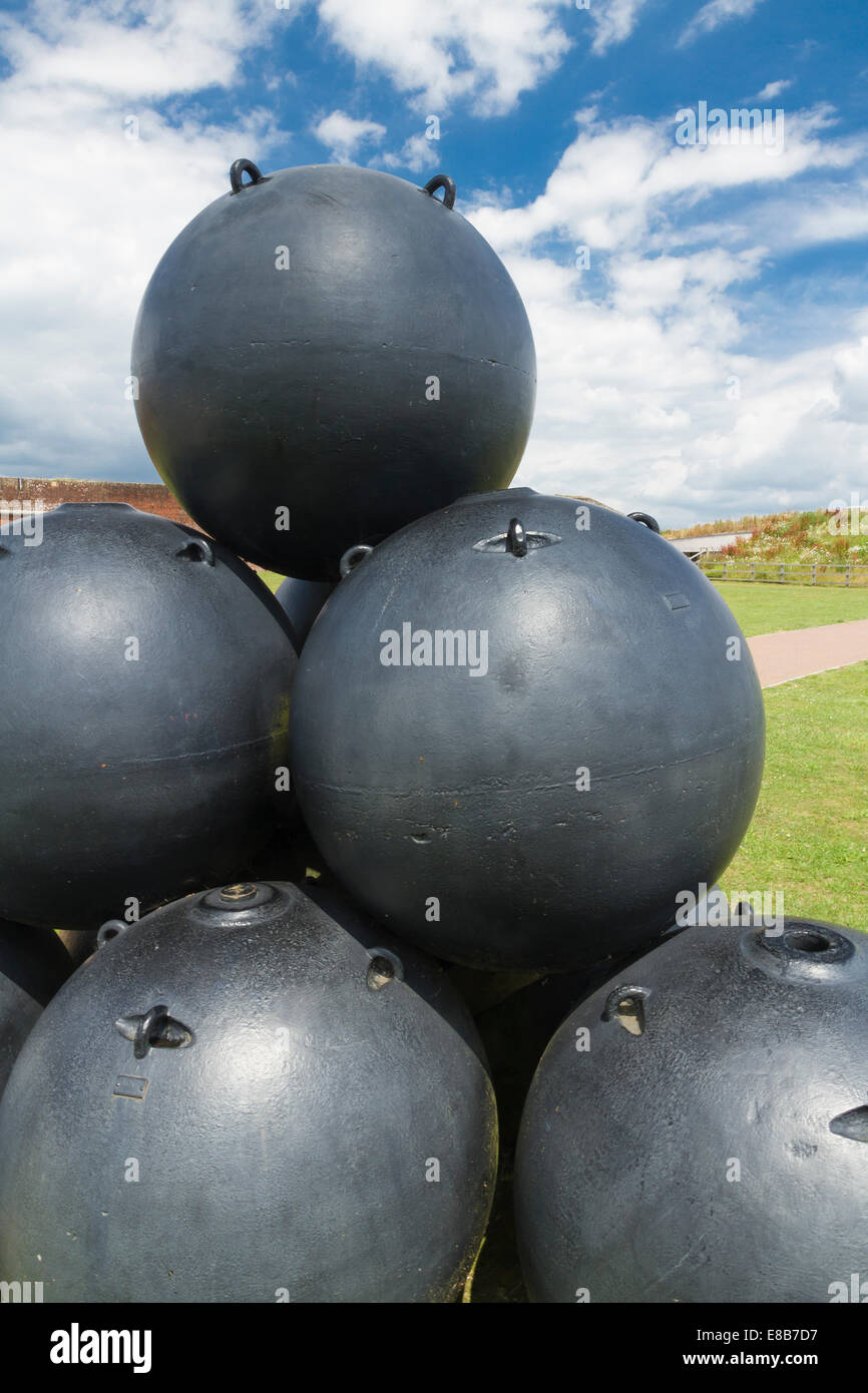 Balls stacked in a pyramid hi-res stock photography and images - Alamy