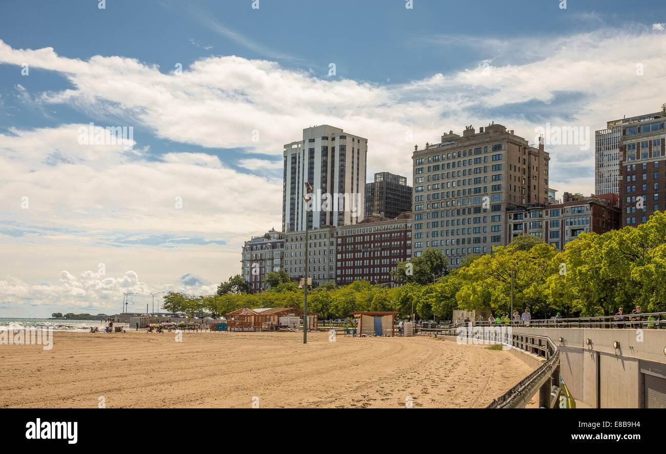Chicago lakefront trail hi-res stock photography and images - Alamy