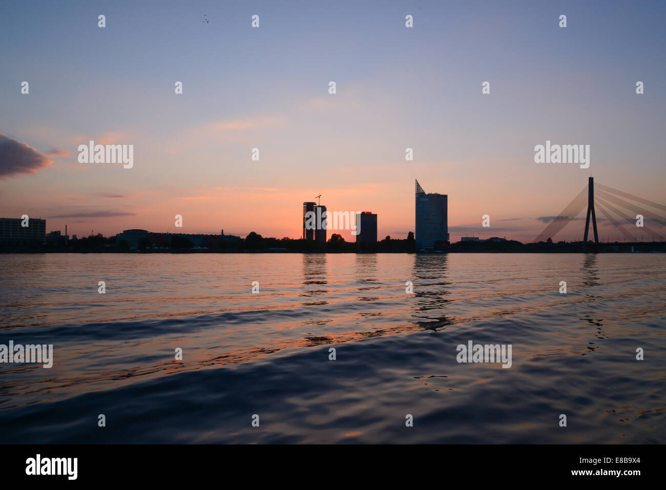 Waves quay hi-res stock photography and images - Alamy