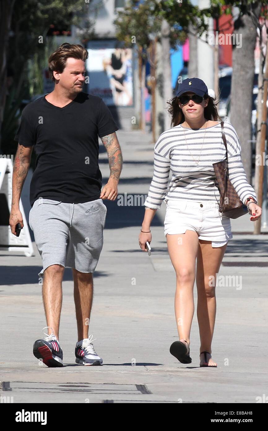 Sean Stewart and his new girlfriend strolling along Sunset Boulevard ...