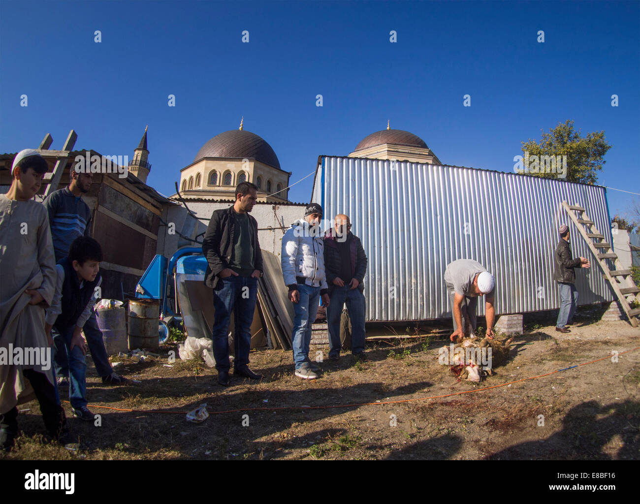 Kiev, Ukraine. 4th October, 2014. Muslims celebrate major Islamic ...