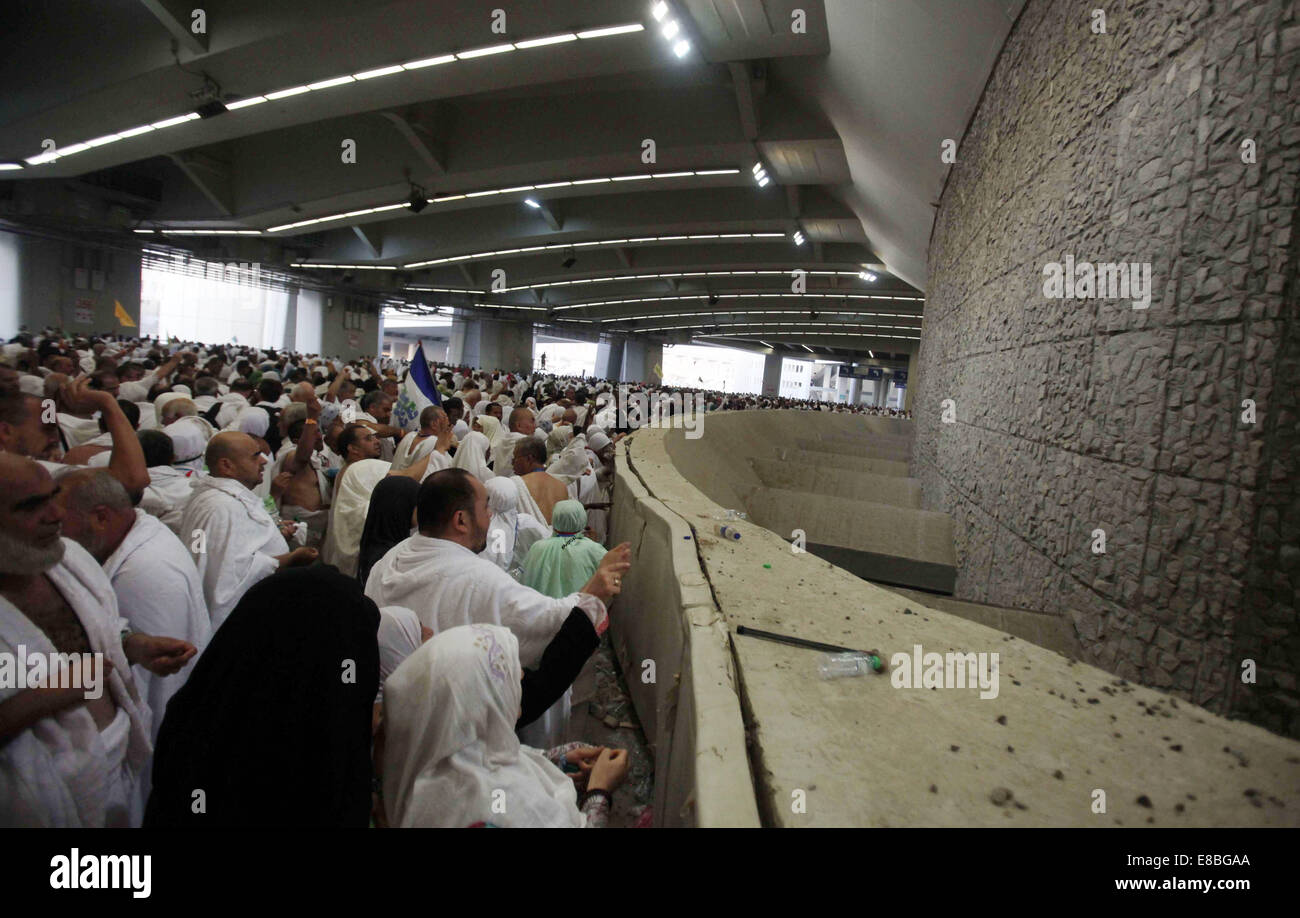 gambar bukit safa marwah - Natalie Lambert