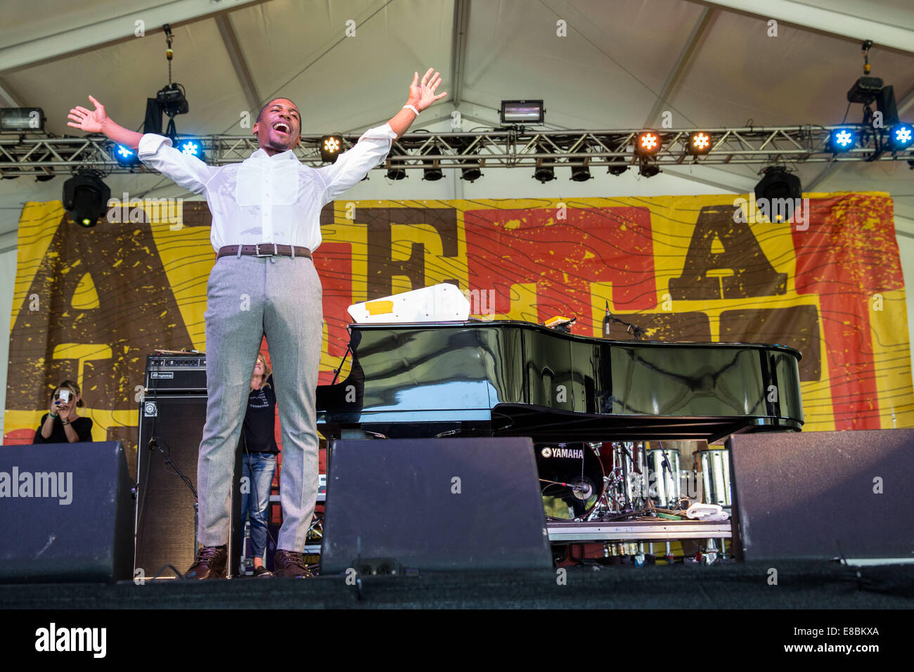 Jon batiste musician hi-res stock photography and images - Alamy