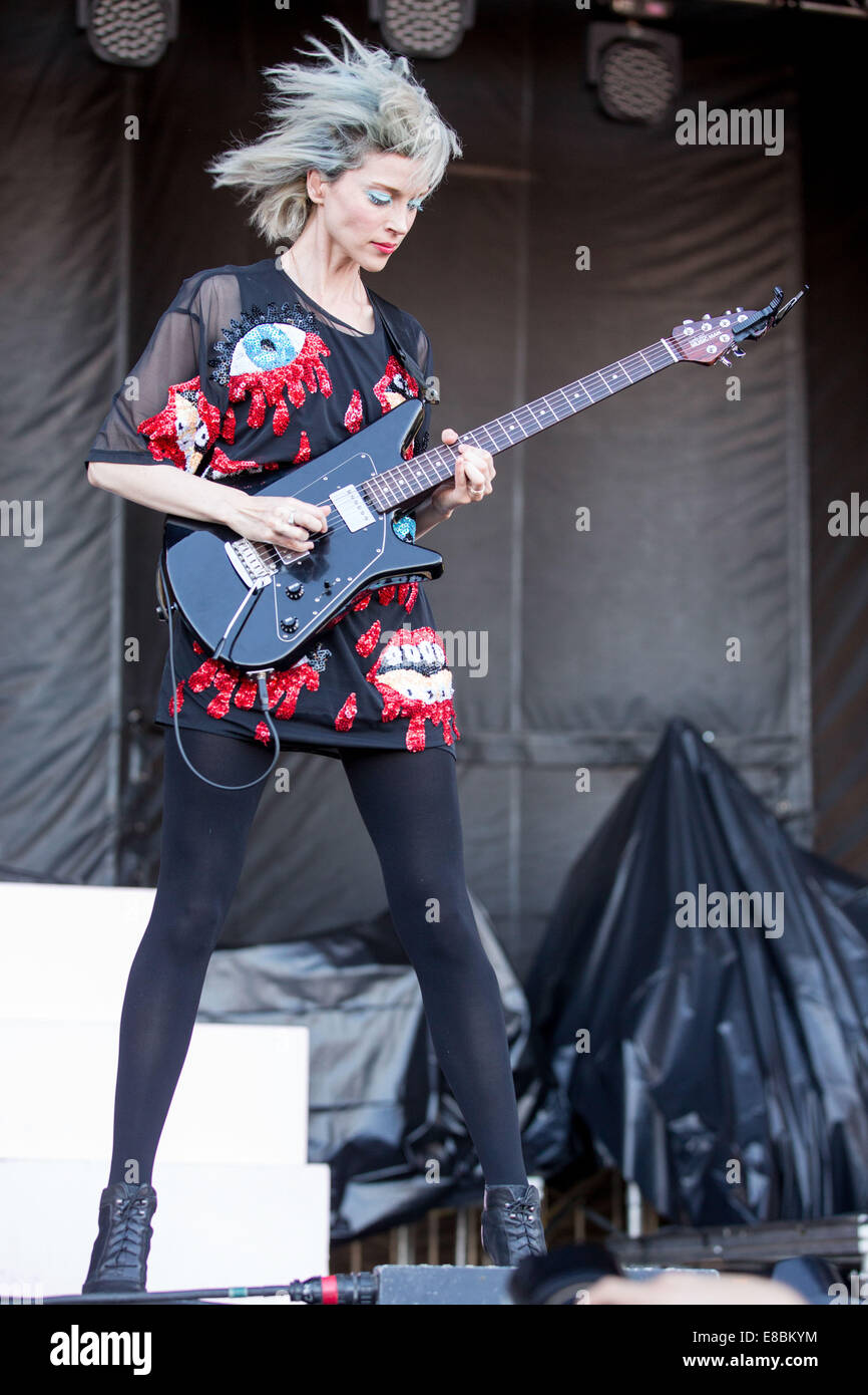 St vincent aka annie clark hi-res stock photography and images - Alamy