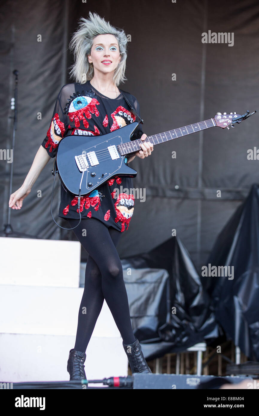 St vincent aka annie clark hi-res stock photography and images - Alamy