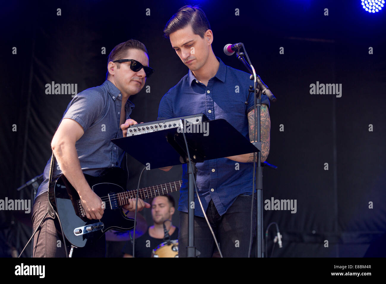 Austin, Texas, USA. 3rd Oct, 2014. BLAKE SENNETT (L) and JARROD GORBEL ...