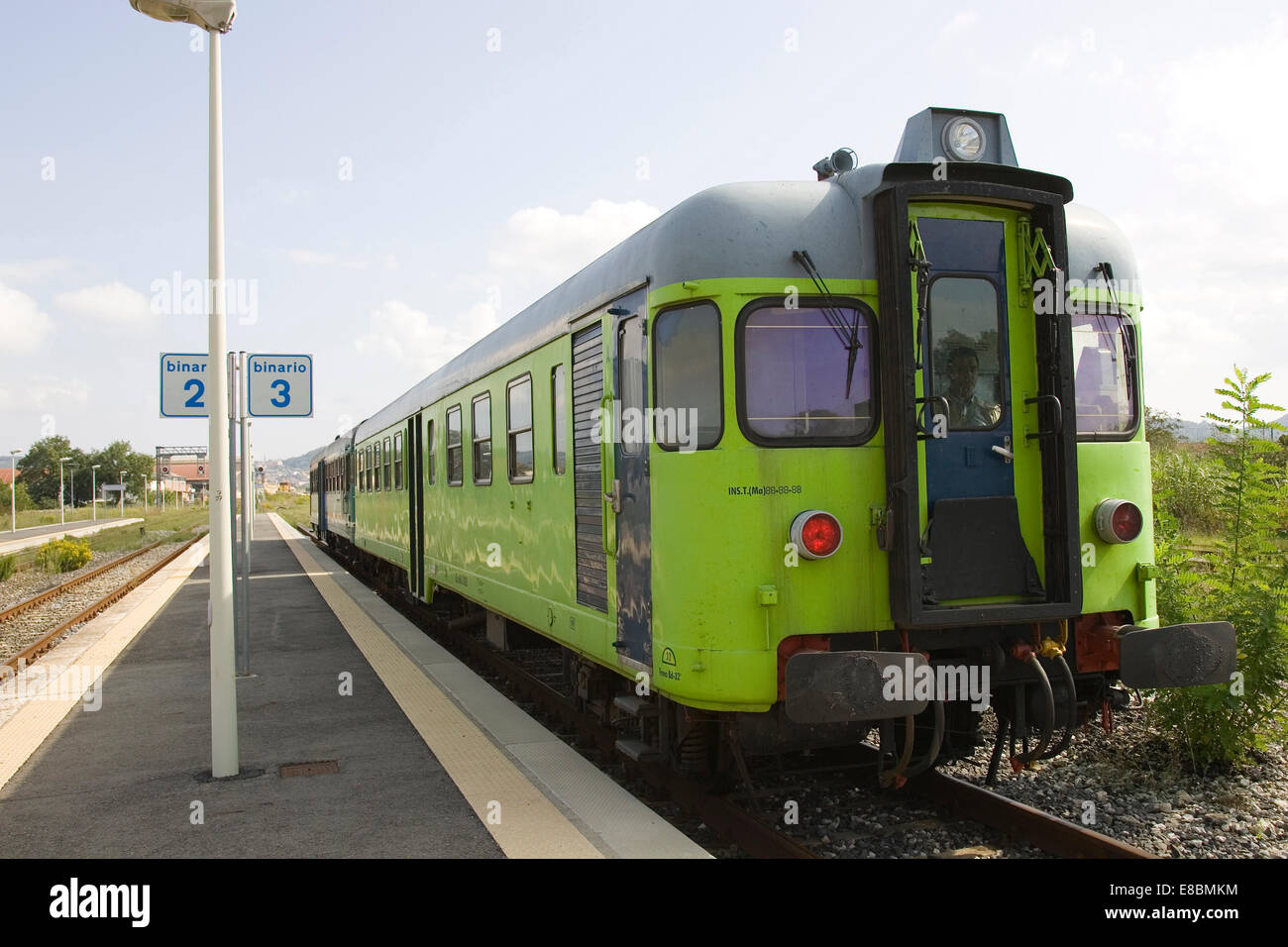 europe, italy, tuscany, crete senesi, asciano railway station, nature ...
