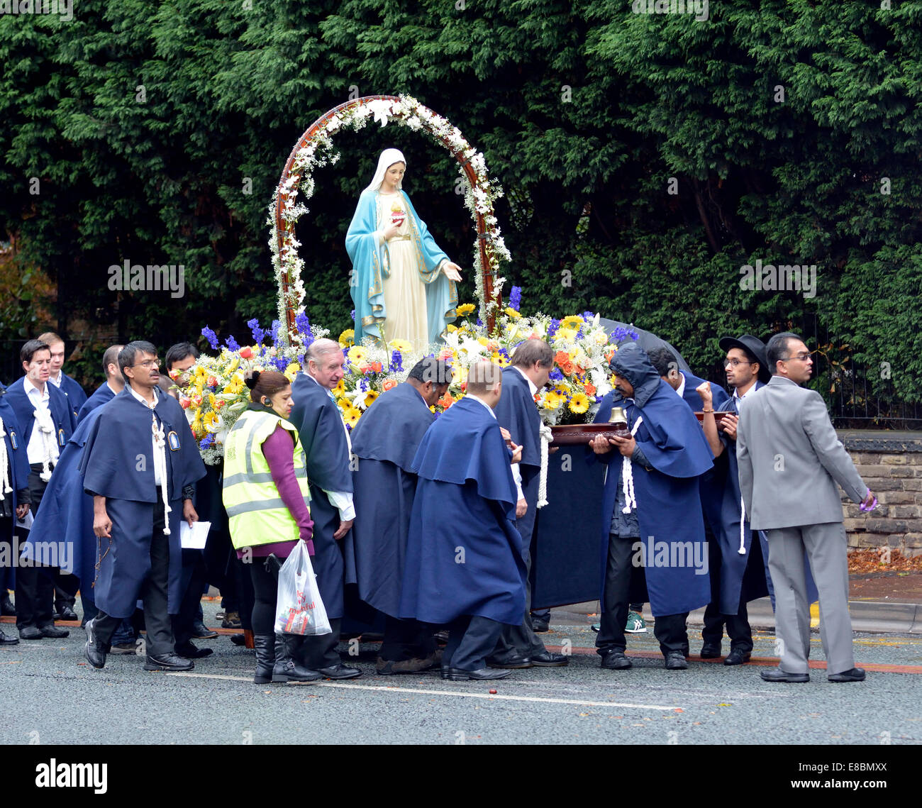 Procession statue mary prayers hi-res stock photography and images - Alamy