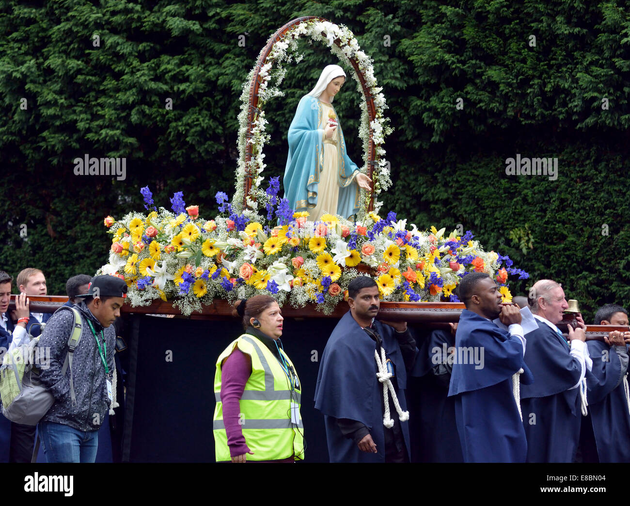 Mother mary statue procession hi-res stock photography and images - Alamy