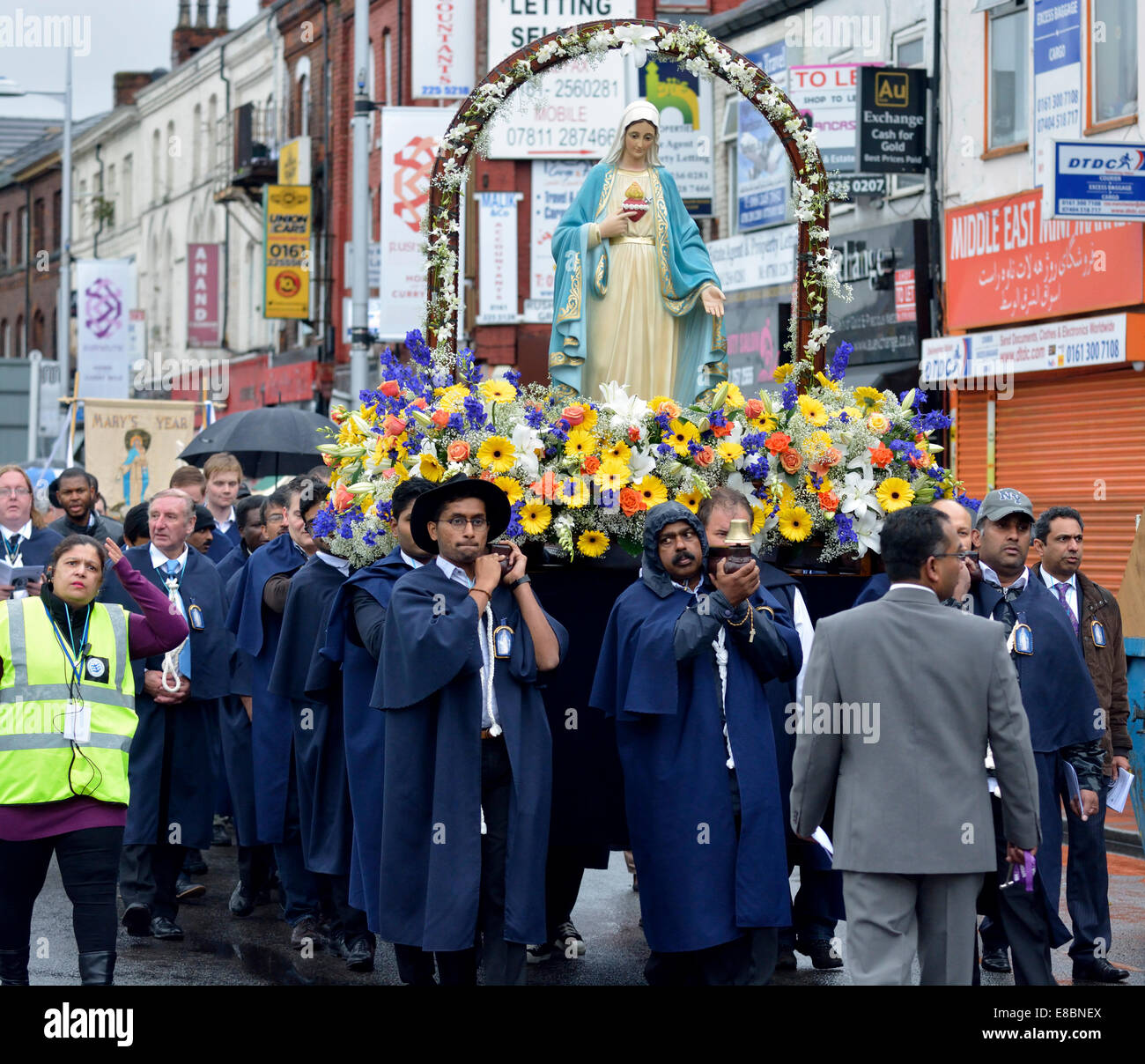 Procession statue mary prayers hi-res stock photography and images - Alamy