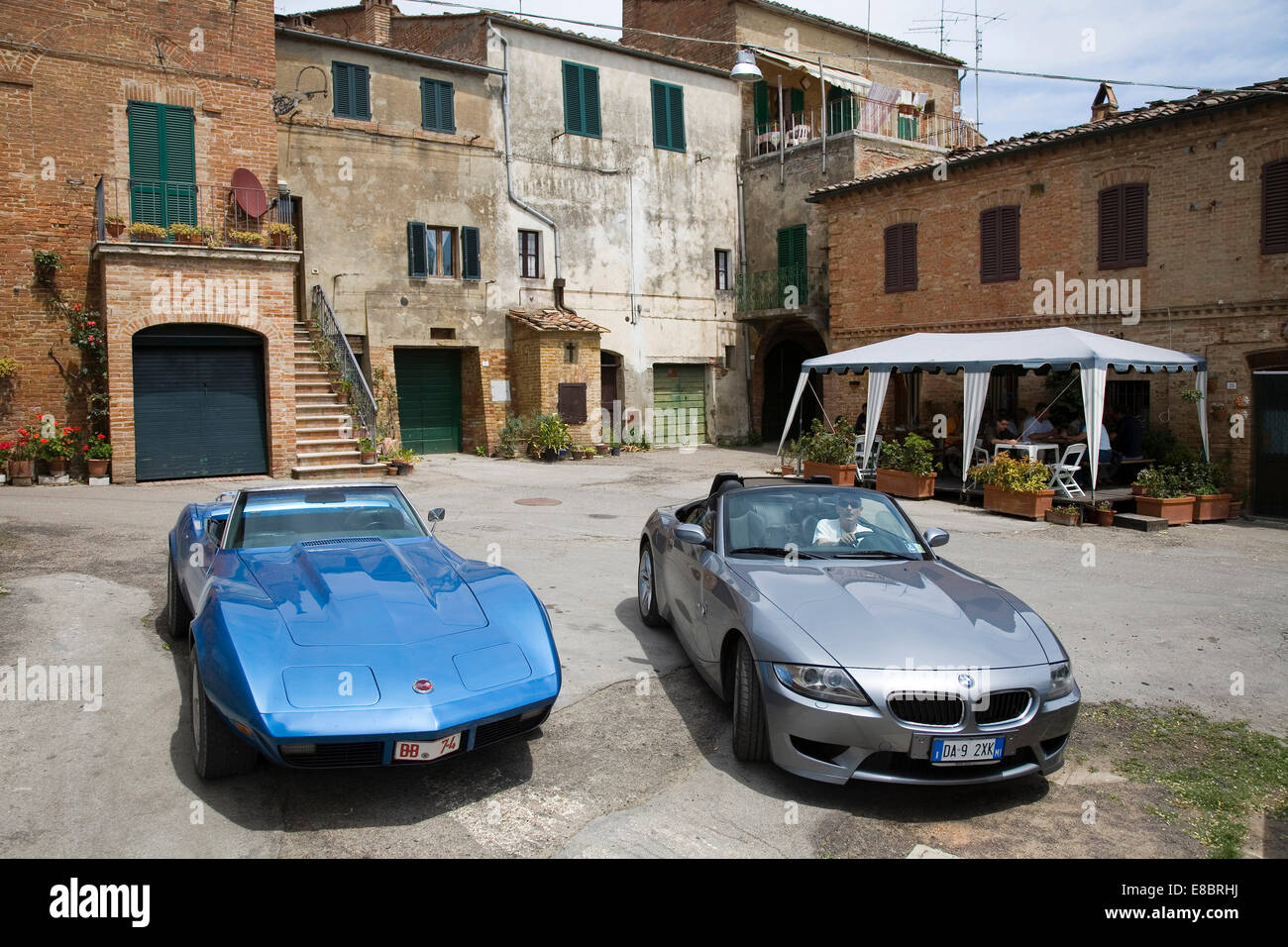 Chiusure hi-res stock photography and images - Alamy