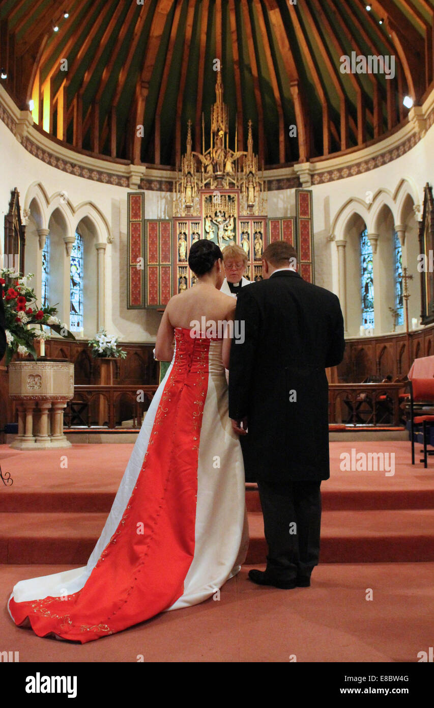 Young couple getting married hi-res stock photography and images - Alamy