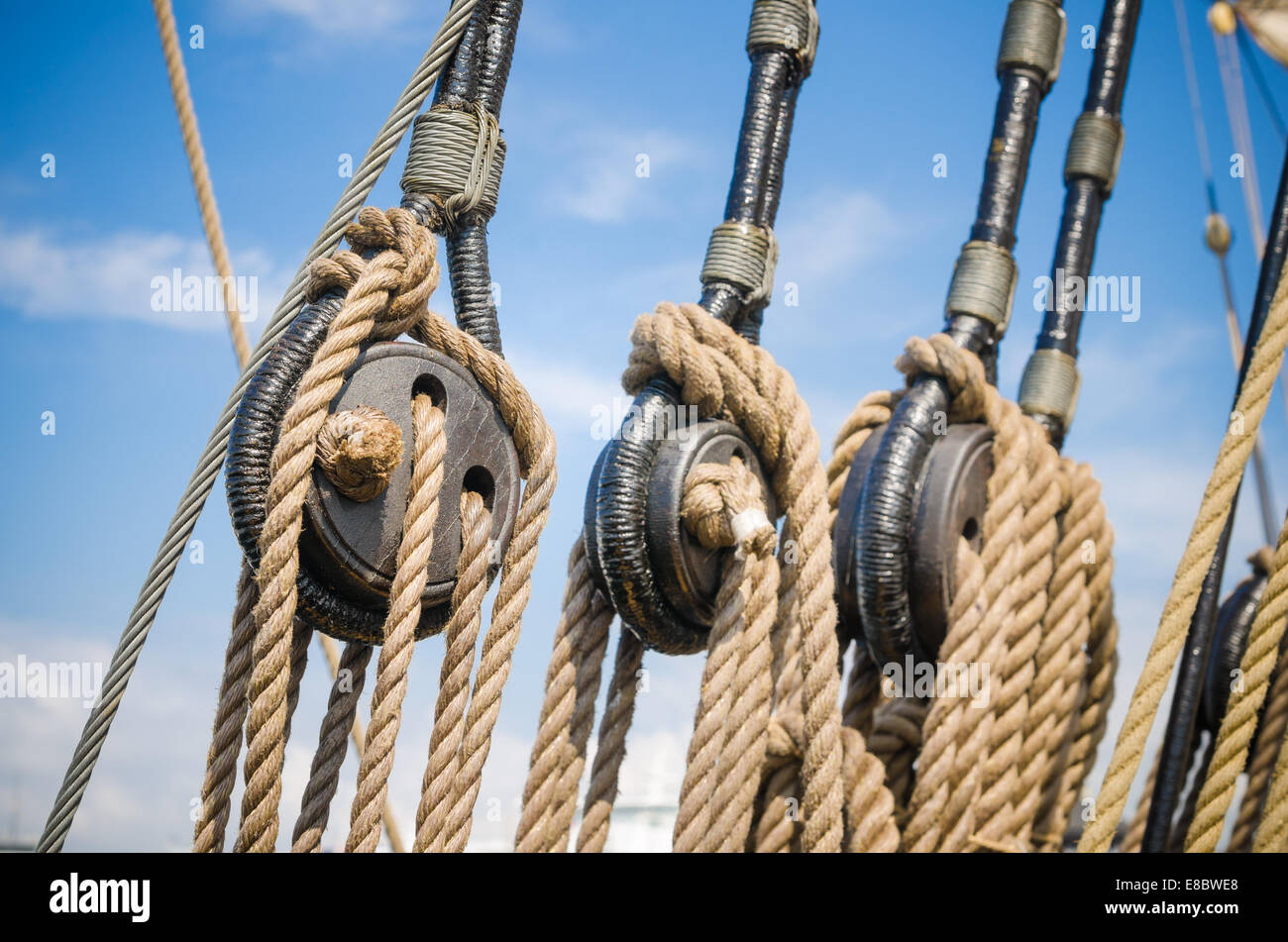 Old sailing wooden blocks rigging hi-res stock photography and images ...