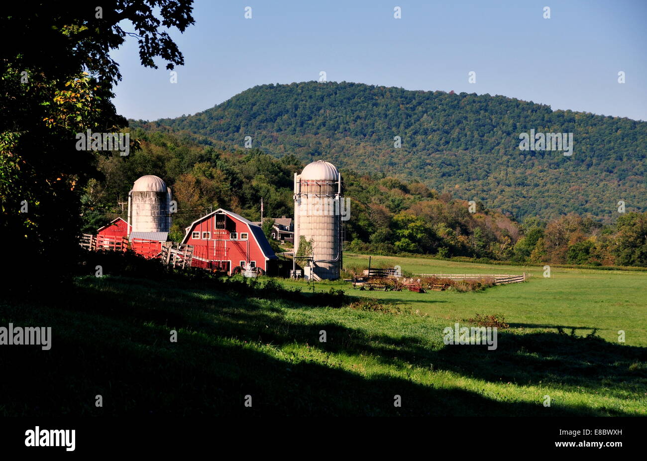 West arlington vermont nolan farm hi-res stock photography and images ...